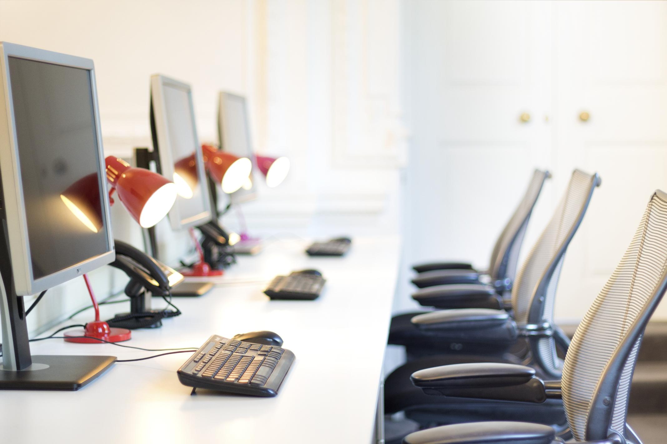 Domus Crown | Desks Near Me