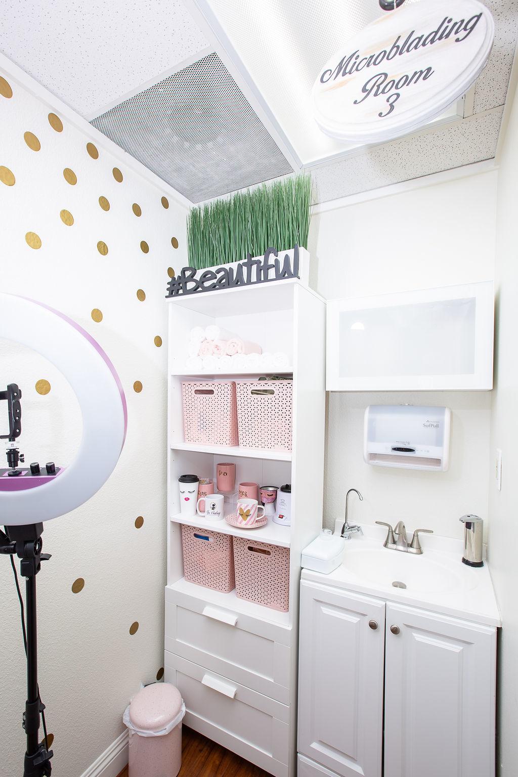 Lash room, Spa room for rent | Desks Near Me
