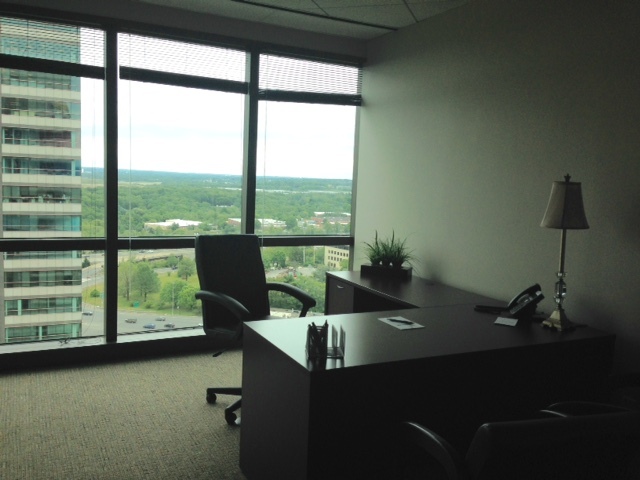 Executive Office Suites & Conference Center | Desks Near Me