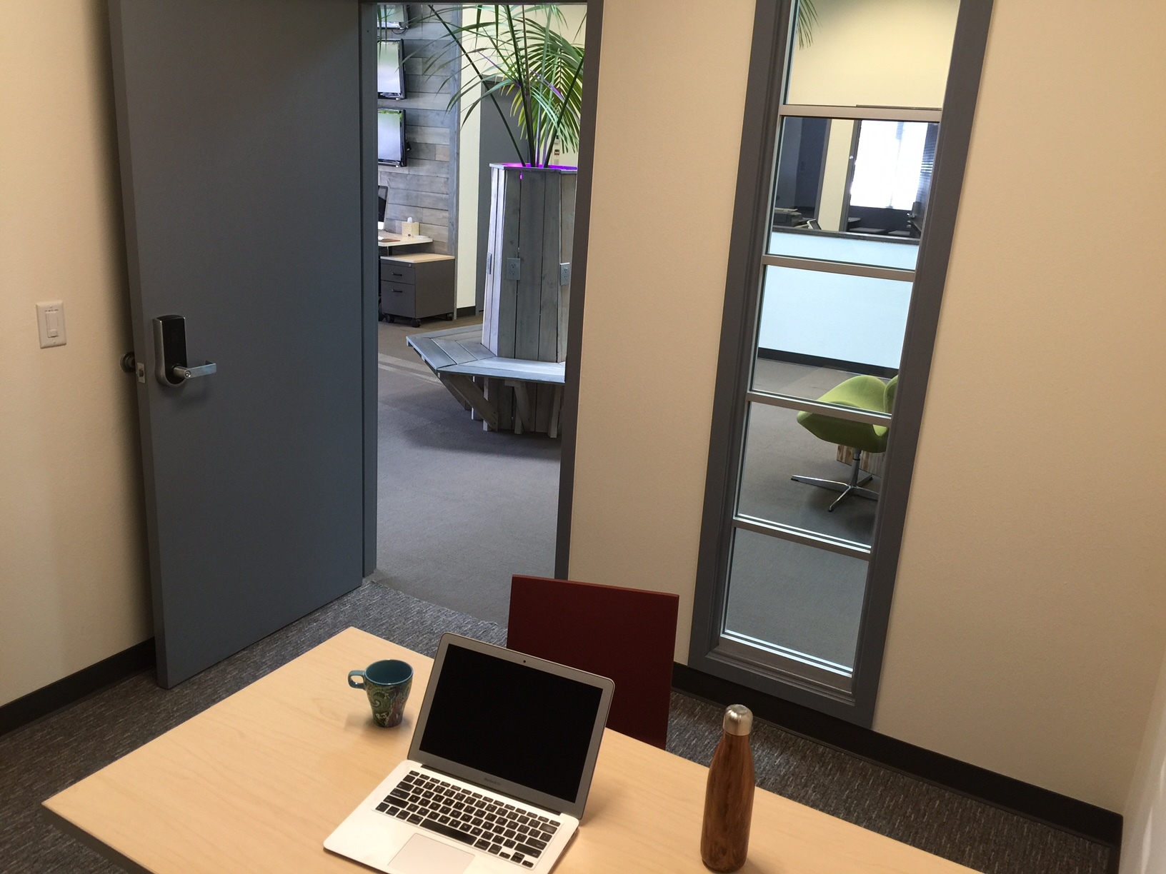 Small Private Offices Available | Desks Near Me