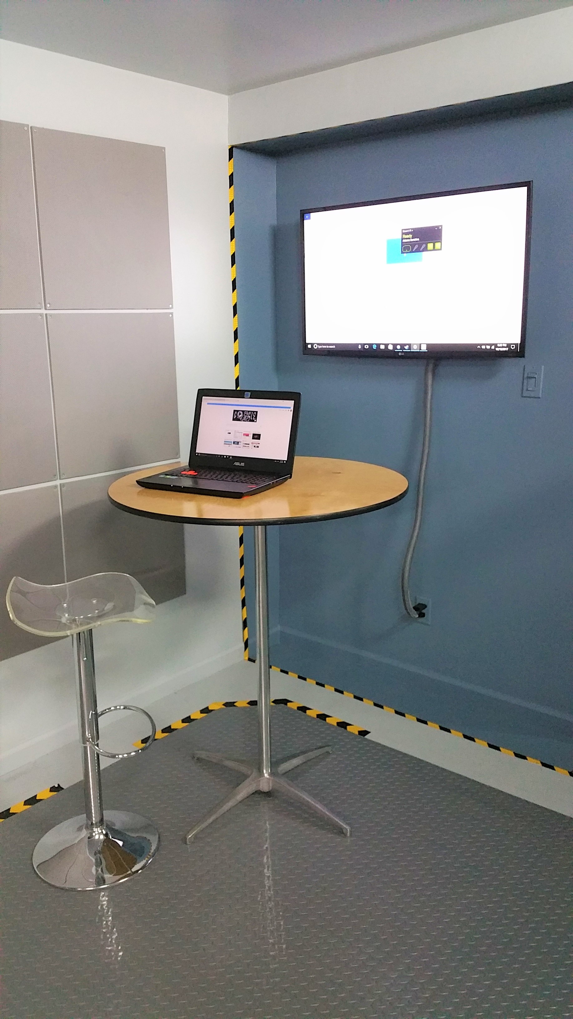 Hubneo VR Lab - Hot Desk | Desks Near Me