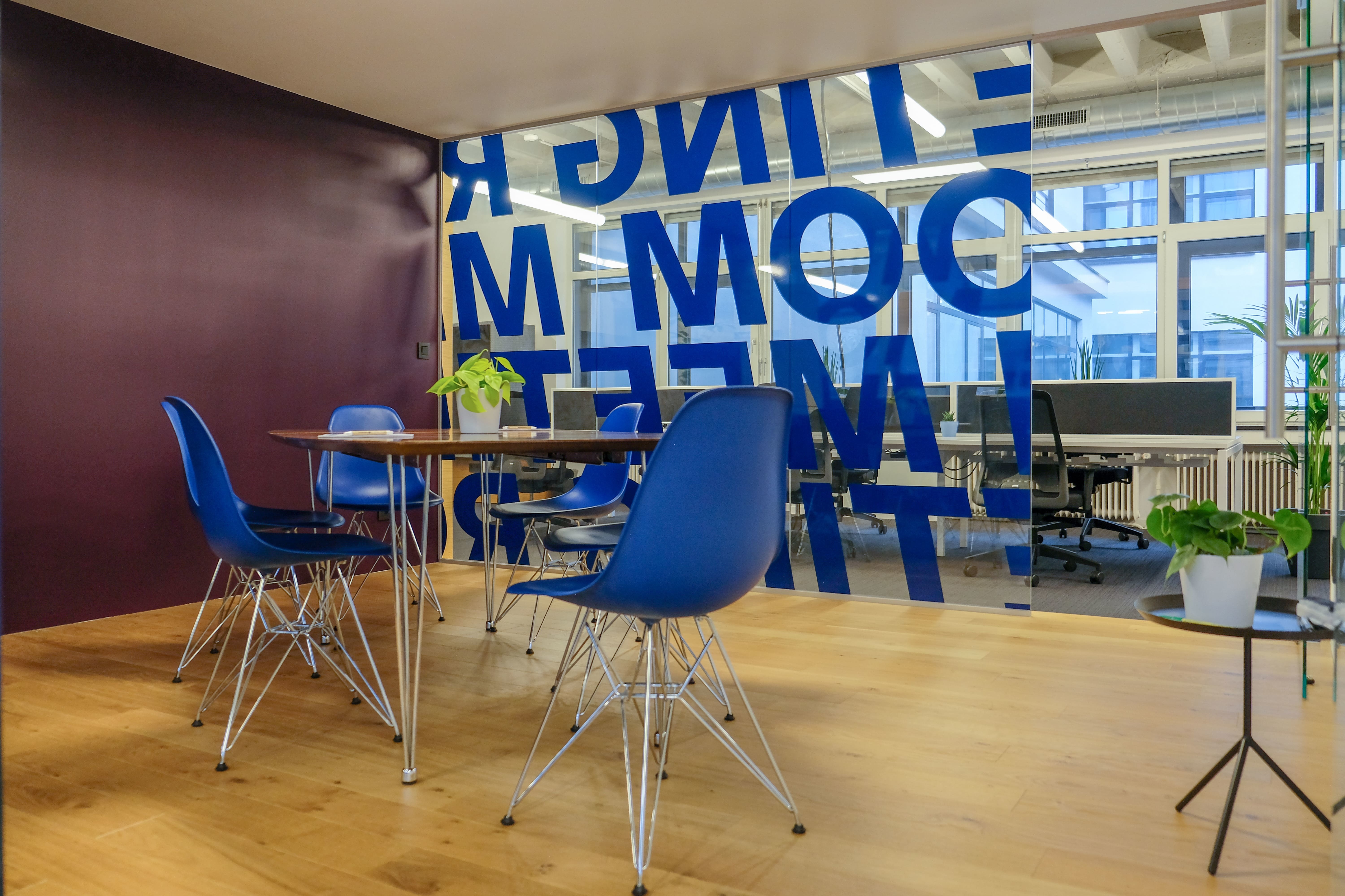 The Cube Cozy Meeting Room Desks Near Me the-cube-cozy-meeting-room-desks-near-me
